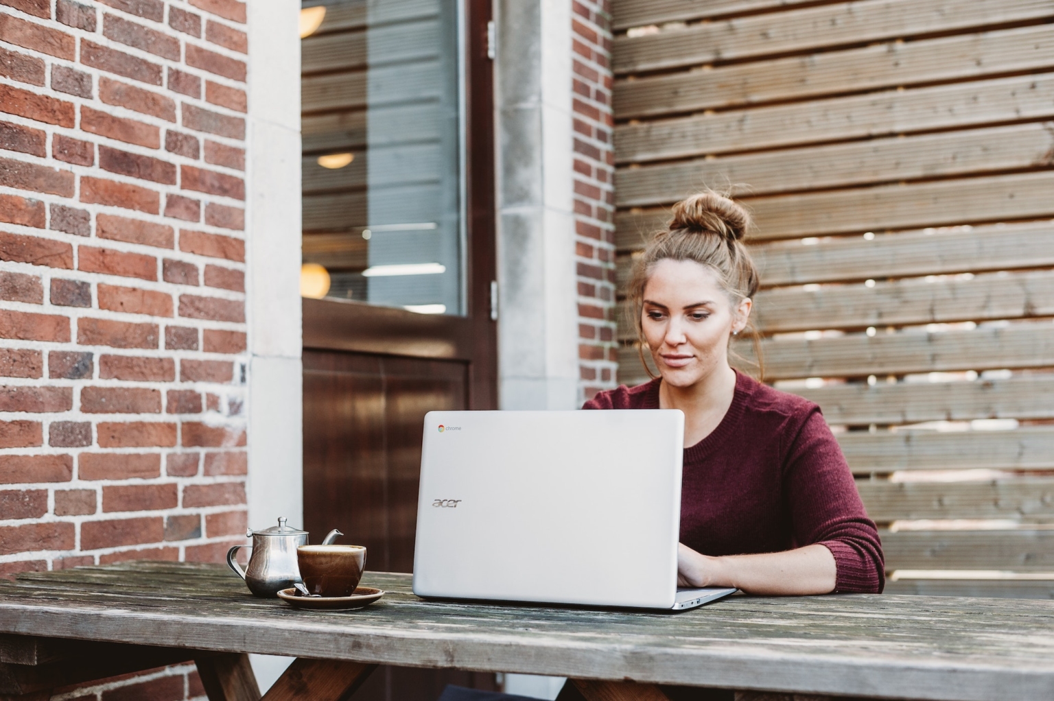15 Remote Van Life Jobs in 2024 (& How to Find Them)